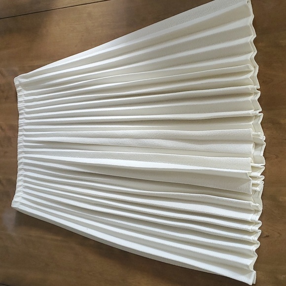 Skirts | Vintage Pleated Ivory Midi Skirt | Poshmark